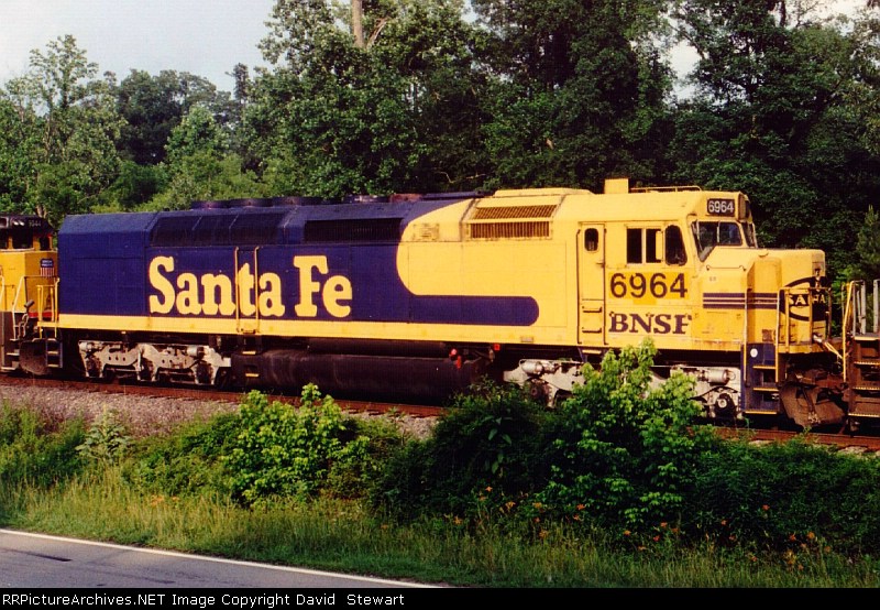 ex AMTK SDP40F-2 BNSF 6964